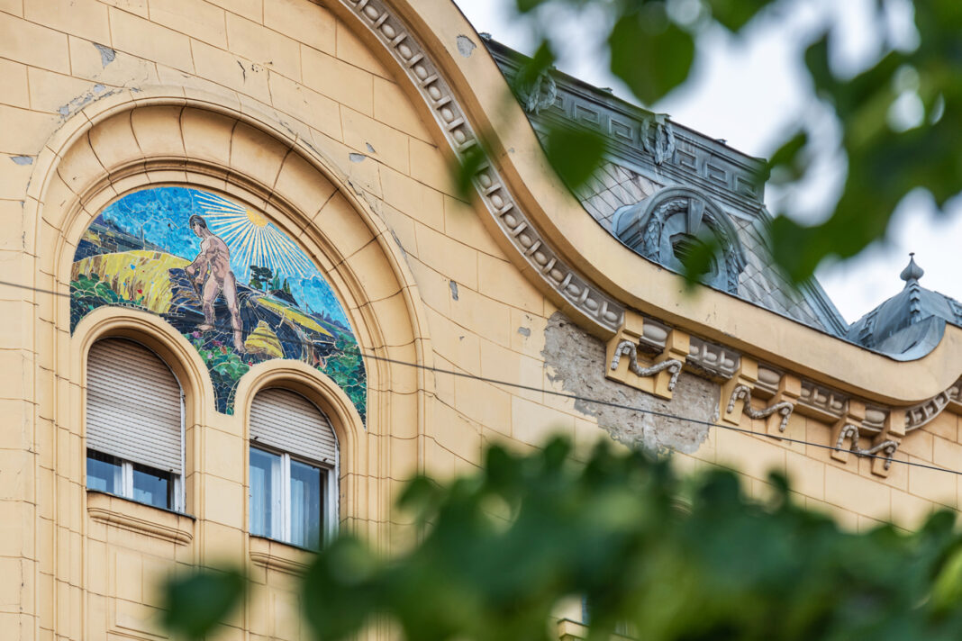 Élővilág az épületeken III. Emberek – városi kincskereső játék ...
